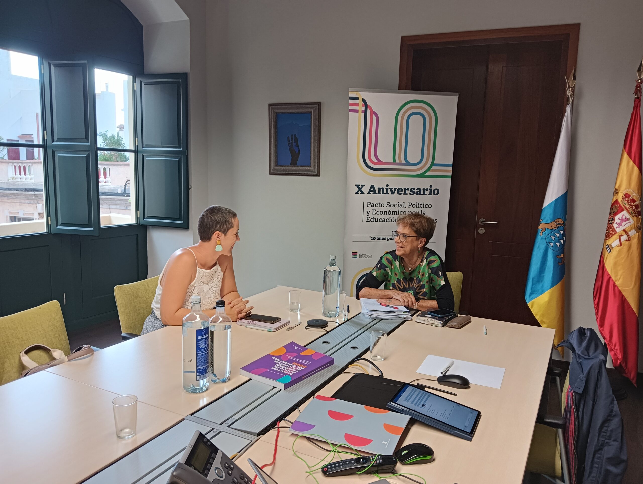 El Consejo Escolar de Canarias mantiene una reunión con el AMPA Flor ...